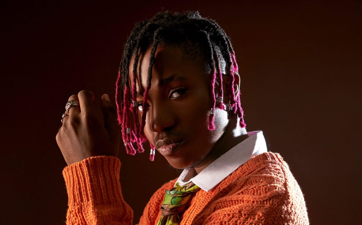 Loye walks in the order of love in “Runaway” - Digimillennials